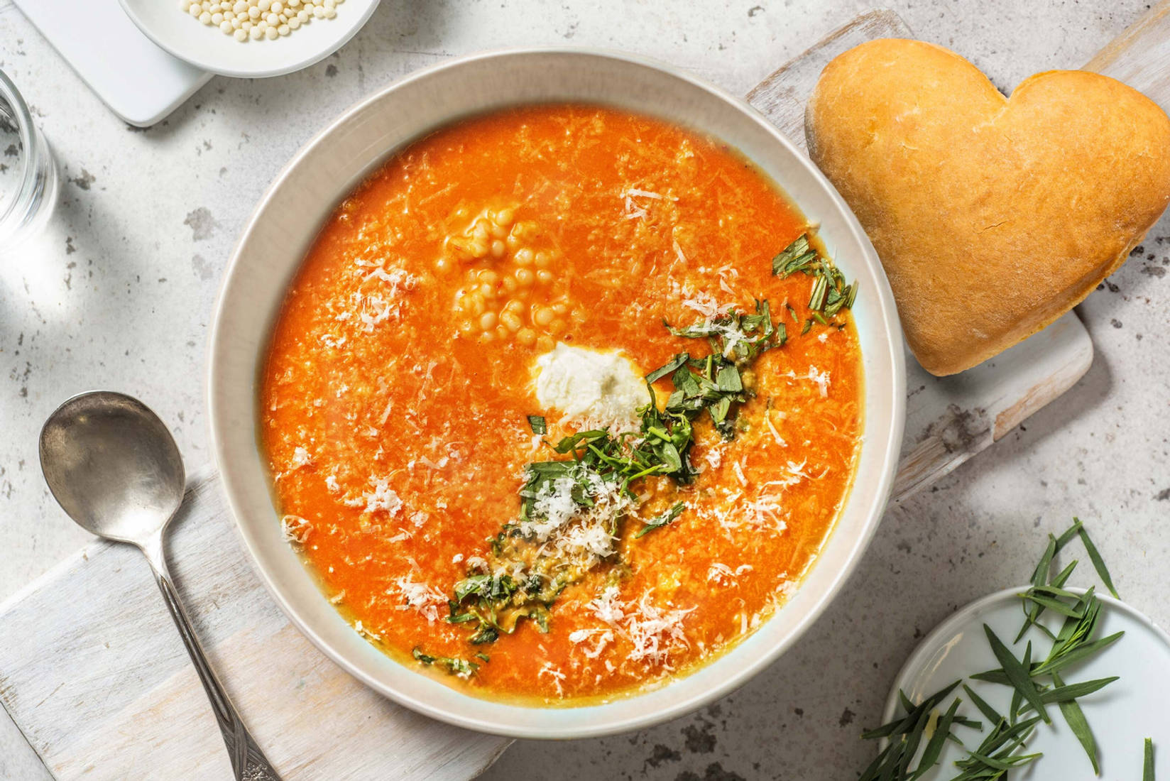 Tomaat-paprikasoep met parelcouscous · HelloFresh Database