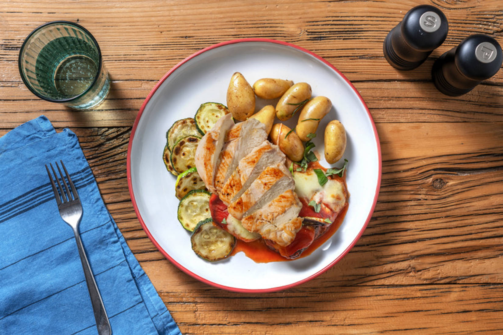 Auberginen nach Art „Parmigiana“ mit extra Hähnchenbrust · HelloFresh ...