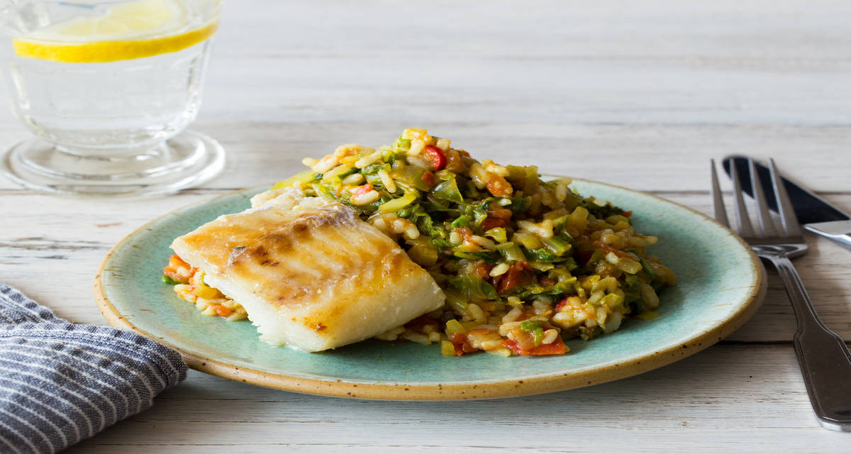 Kabeljauw met kruidige gebakken rijst en Chinese kool Recept | HelloFresh