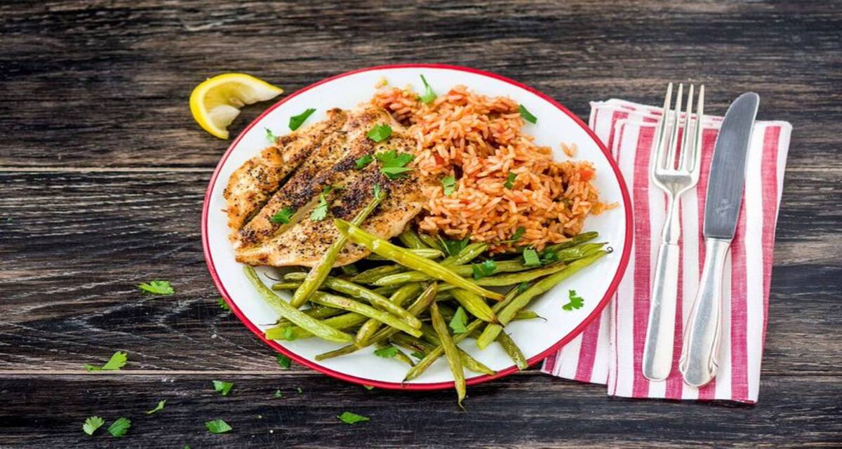Italian-Spiced Chicken with Tomato Rice and Roasted Green Beans Recipe ...