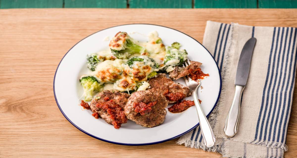 Beef Rissoles with Cheesy Broccoli Recipe | HelloFresh