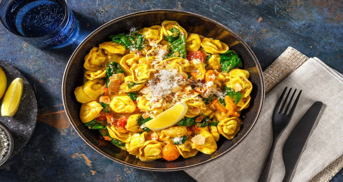 Cheese Tortellini with Multicoloured Tomatoes Recipe | HelloFresh
