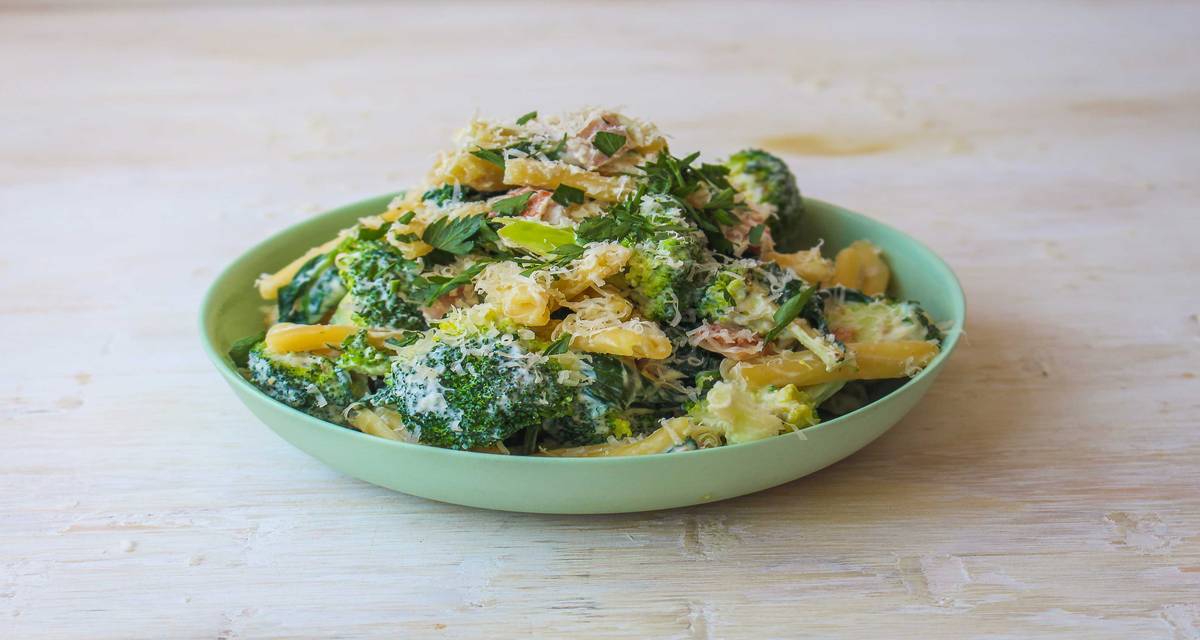 Twisted Pasta with Creamy Greens & Bacon Recipe | HelloFresh