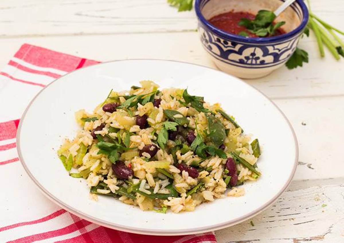 Kichree met peultjes en kidneybonen Recept | HelloFresh