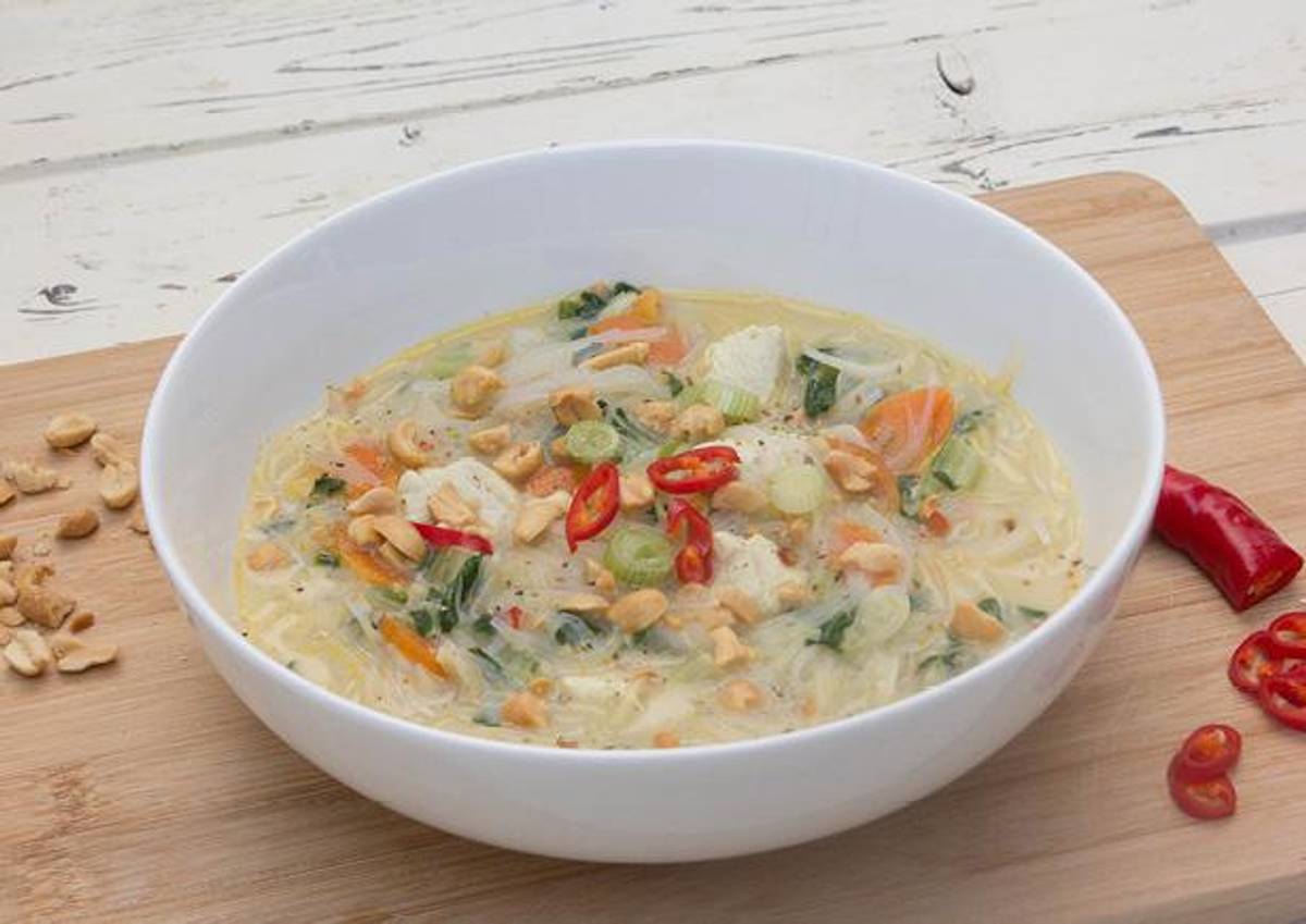 Kokossoep met vermicelli en mini-paksoi Recept | HelloFresh