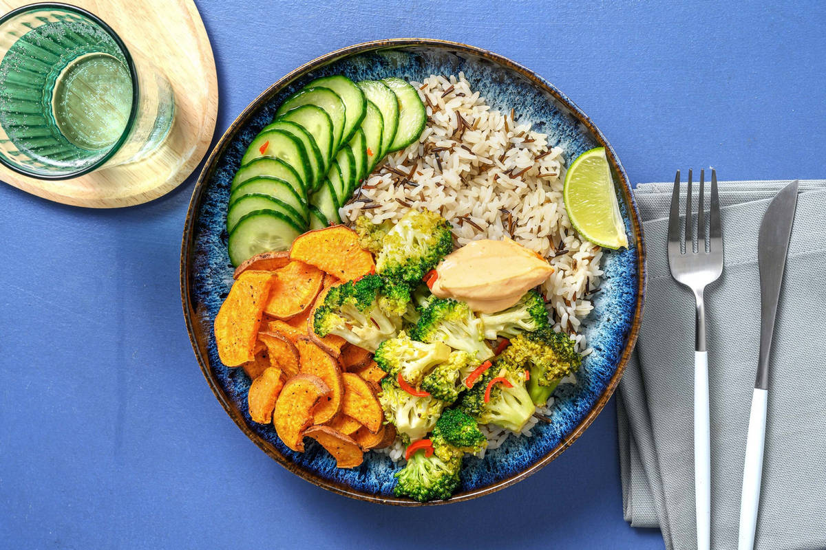 Wildreis-Bowl mit scharfem Brokkoli & Süßkartoffel Rezept | HelloFresh