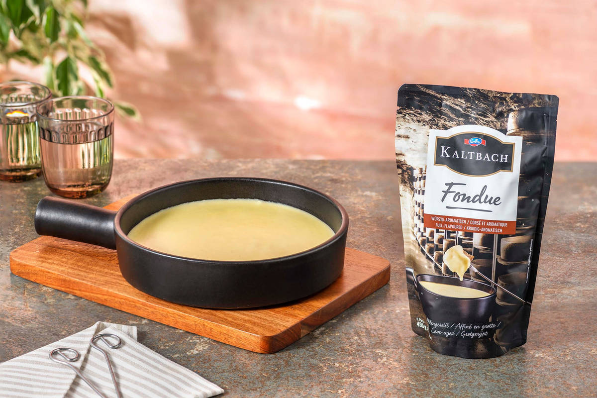 Schweizer Fondue-Käse Rezept | HelloFresh