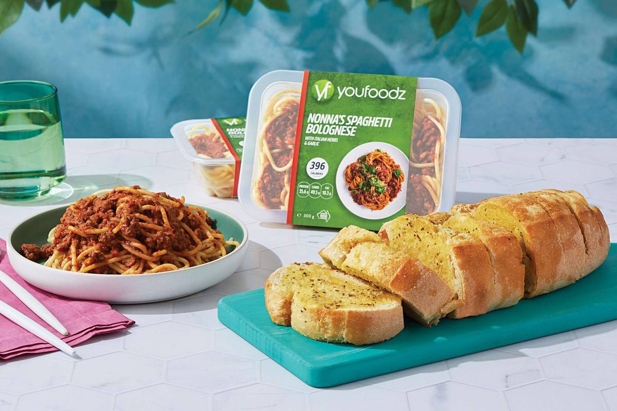 Spaghetti Bolognese & Garlic Bread Bundle Recipe | HelloFresh