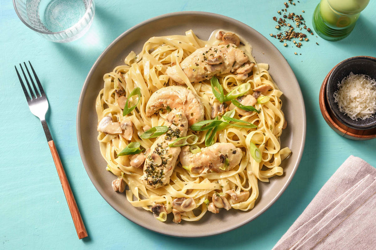 Creamy Chicken & Mushroom pasta | HelloFresh