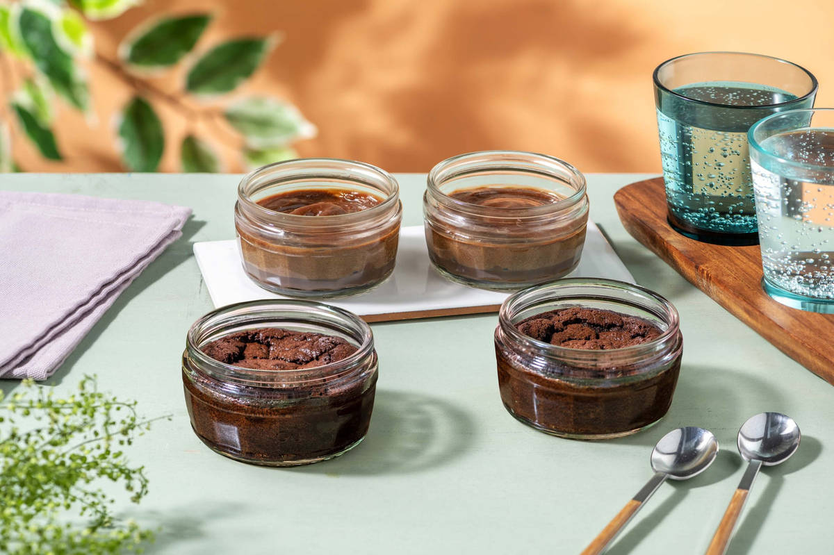 Gϋ Double Chocolate & Vanilla Cheesecakes and Hot Chocolate Molten ...