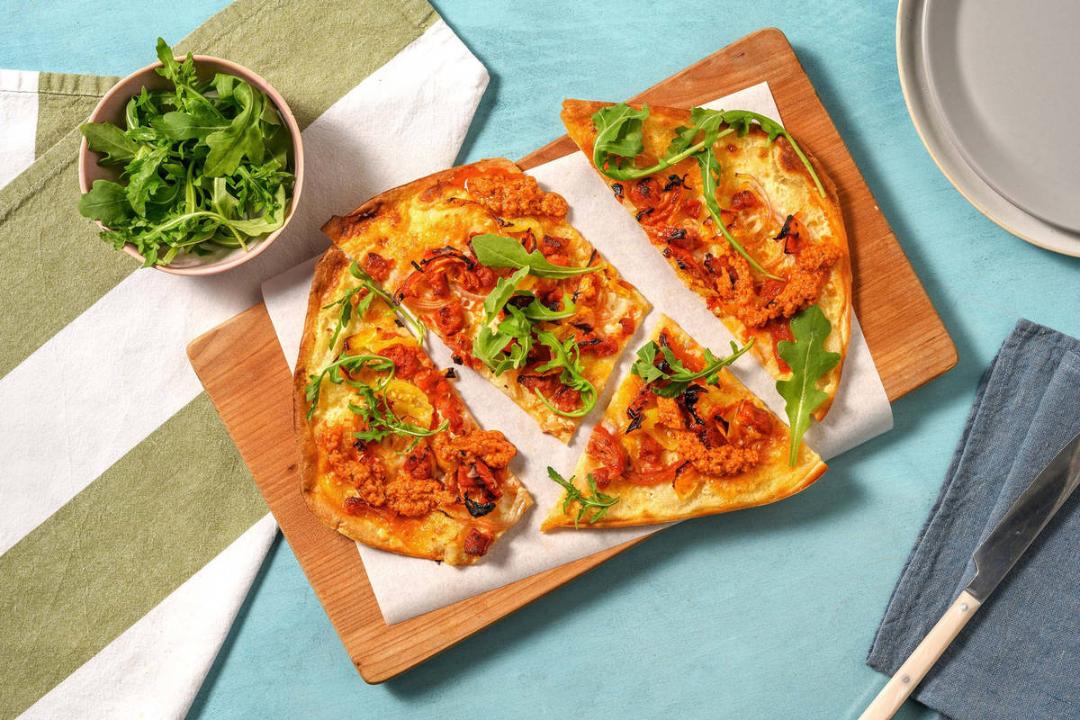 Flammkuchen met chorizo Recept | HelloFresh