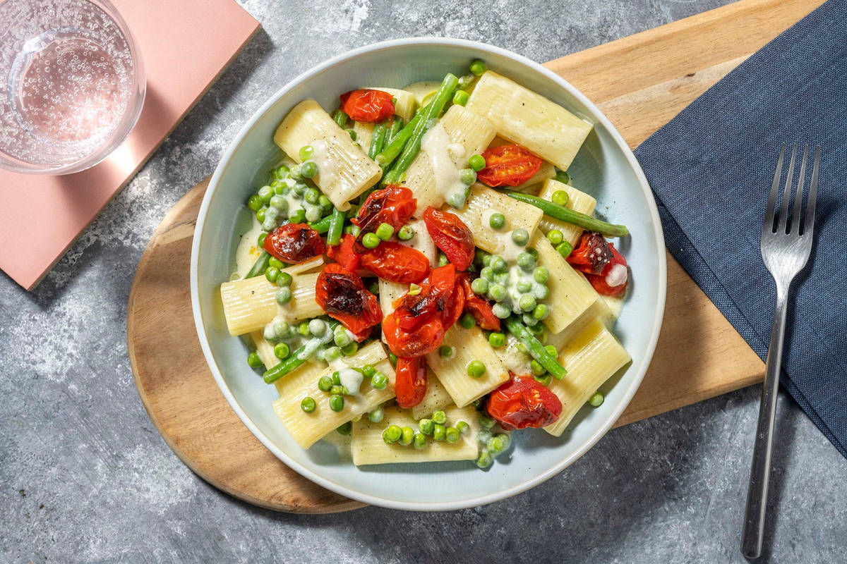 Creamy Green Veg and Pesto Pasta Recipe | HelloFresh
