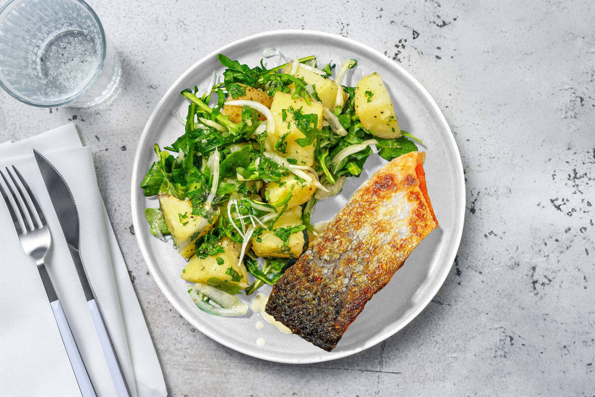 Krieltjessalade met zalm Recept | HelloFresh