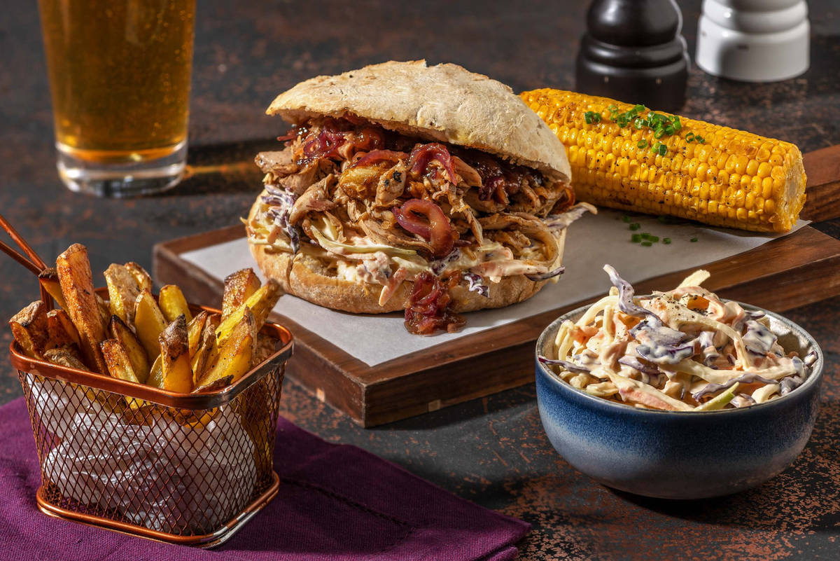 Effiloché de poulet avec coleslaw et épi de maïs Recette | HelloFresh