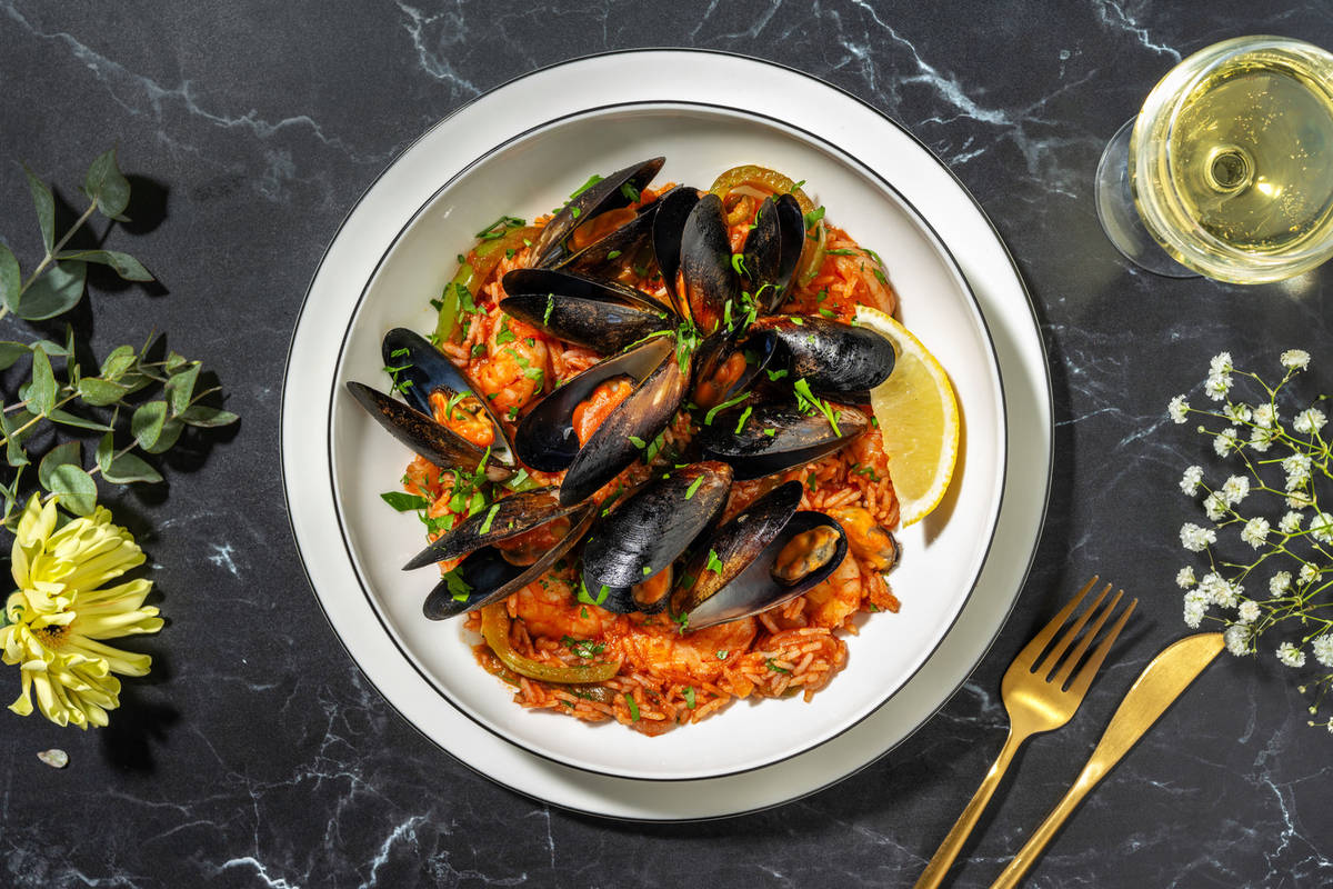 how to cook mussels in paella