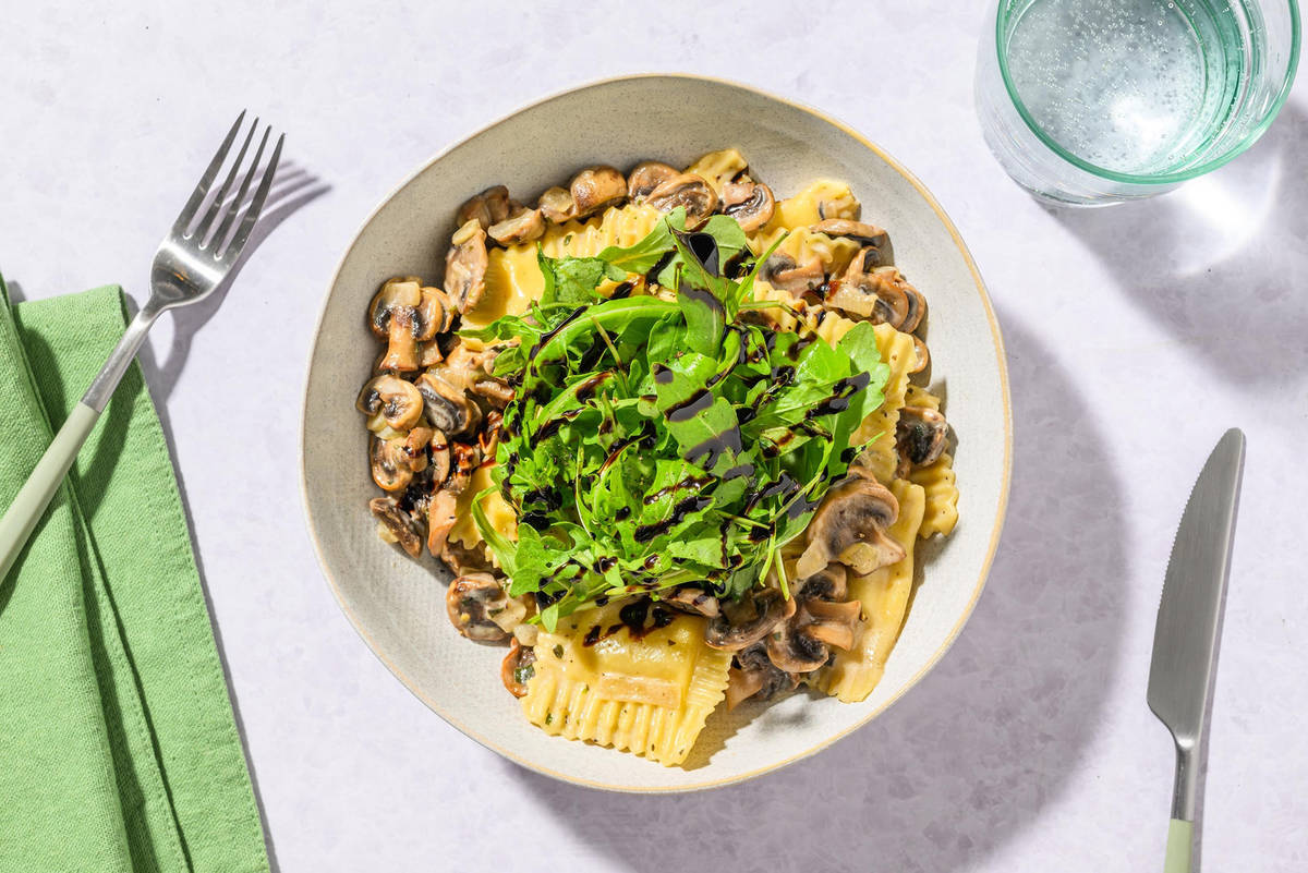 Creamy Mushroom, Spinach & Ricotta Ravioli Recipe | HelloFresh