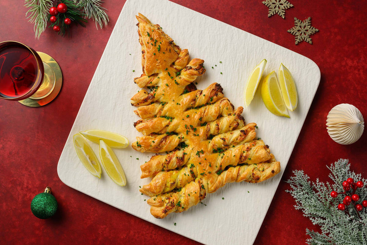 Smoked Salmon and Cream Cheese Christmas Tree Recipe | HelloFresh