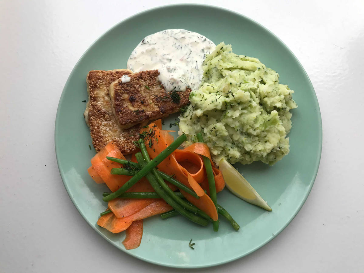 Sesame breaded halloumi Recept | HelloFresh