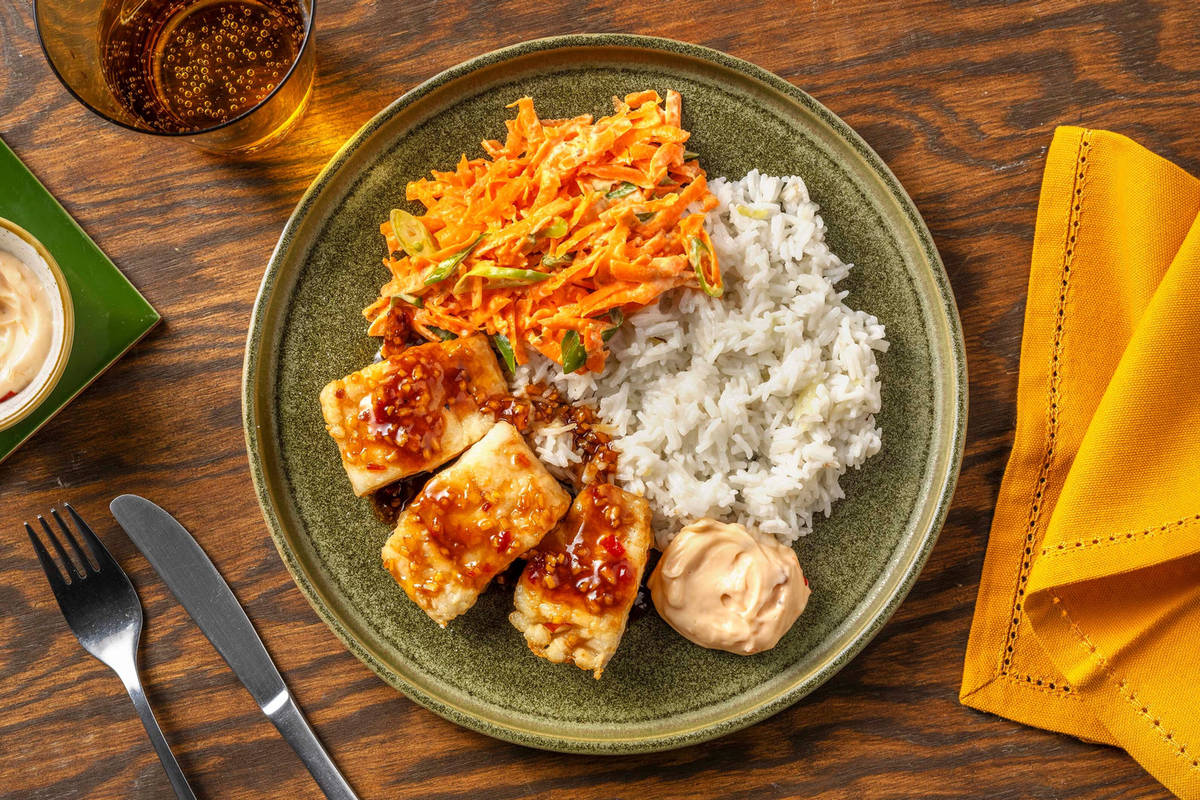 Asiatisch glasierter Seehecht auf Sesamreis Rezept | HelloFresh