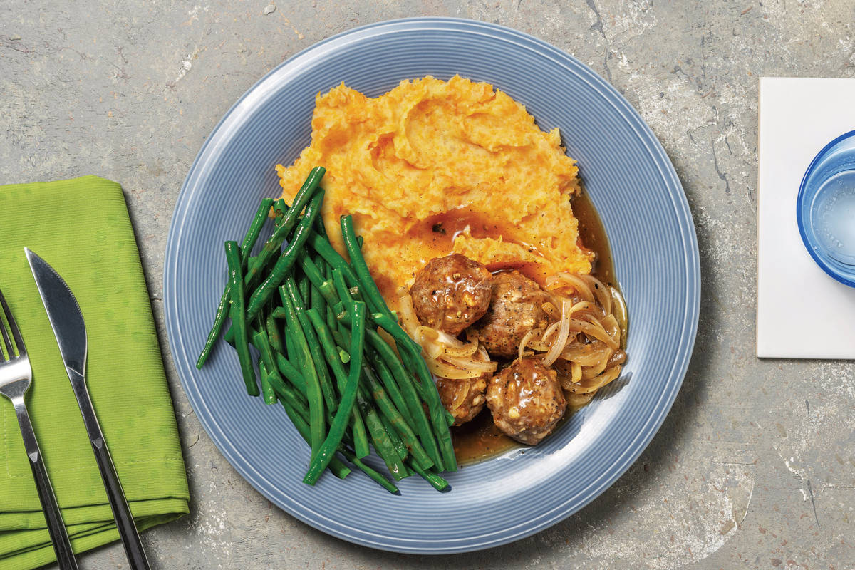 Cheesy Pork Rissoles & Peppercorn Gravy Recipe | HelloFresh