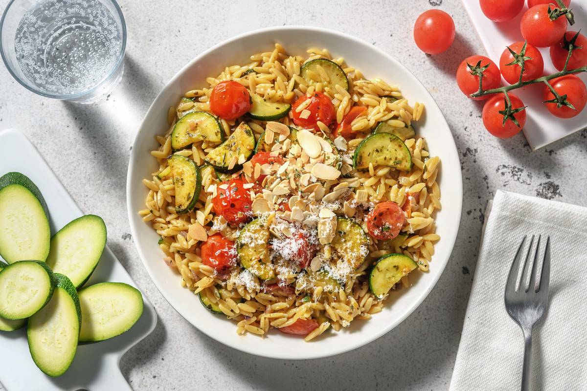 Orzo met courgette en cherrytomaten Recept | HelloFresh