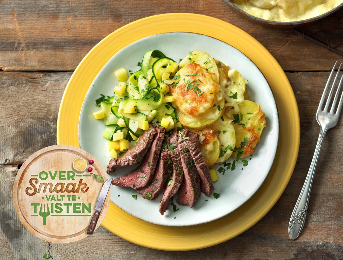Rib-eye met courgettelinten en aardappelschotel Recept | HelloFresh