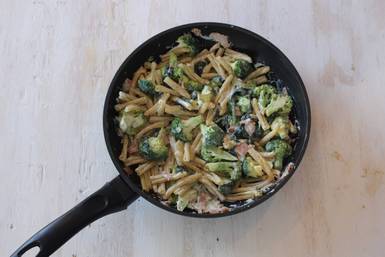 Twisted Pasta with Creamy Greens & Bacon Recipe | HelloFresh