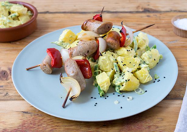 Bratwurst-Spieße aus dem Ofen Rezept | HelloFresh