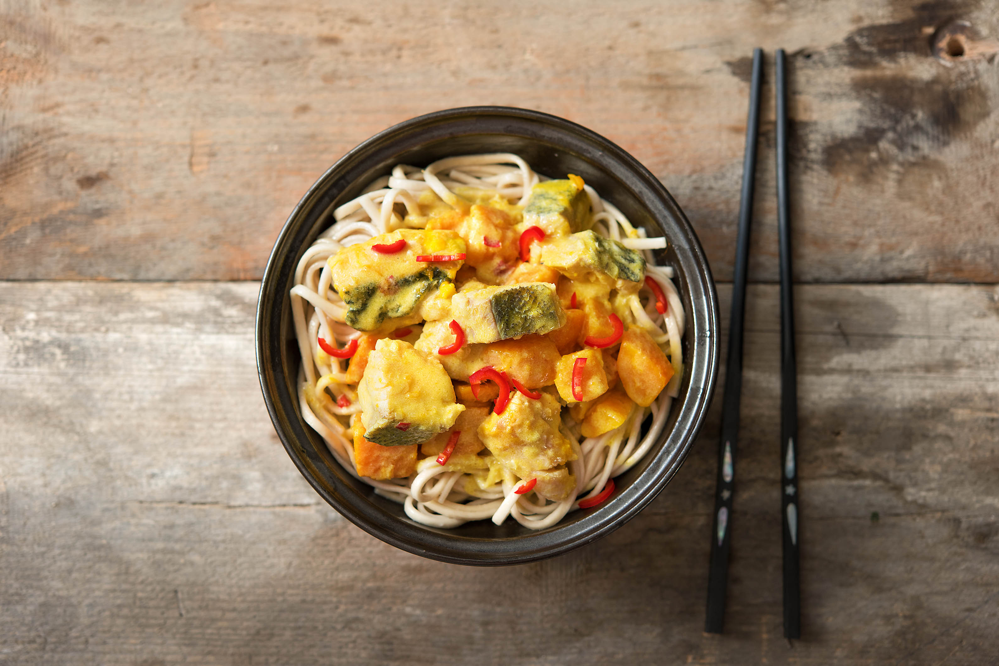 Curry vert au poisson, courge butternut et piment rouge Recette ...