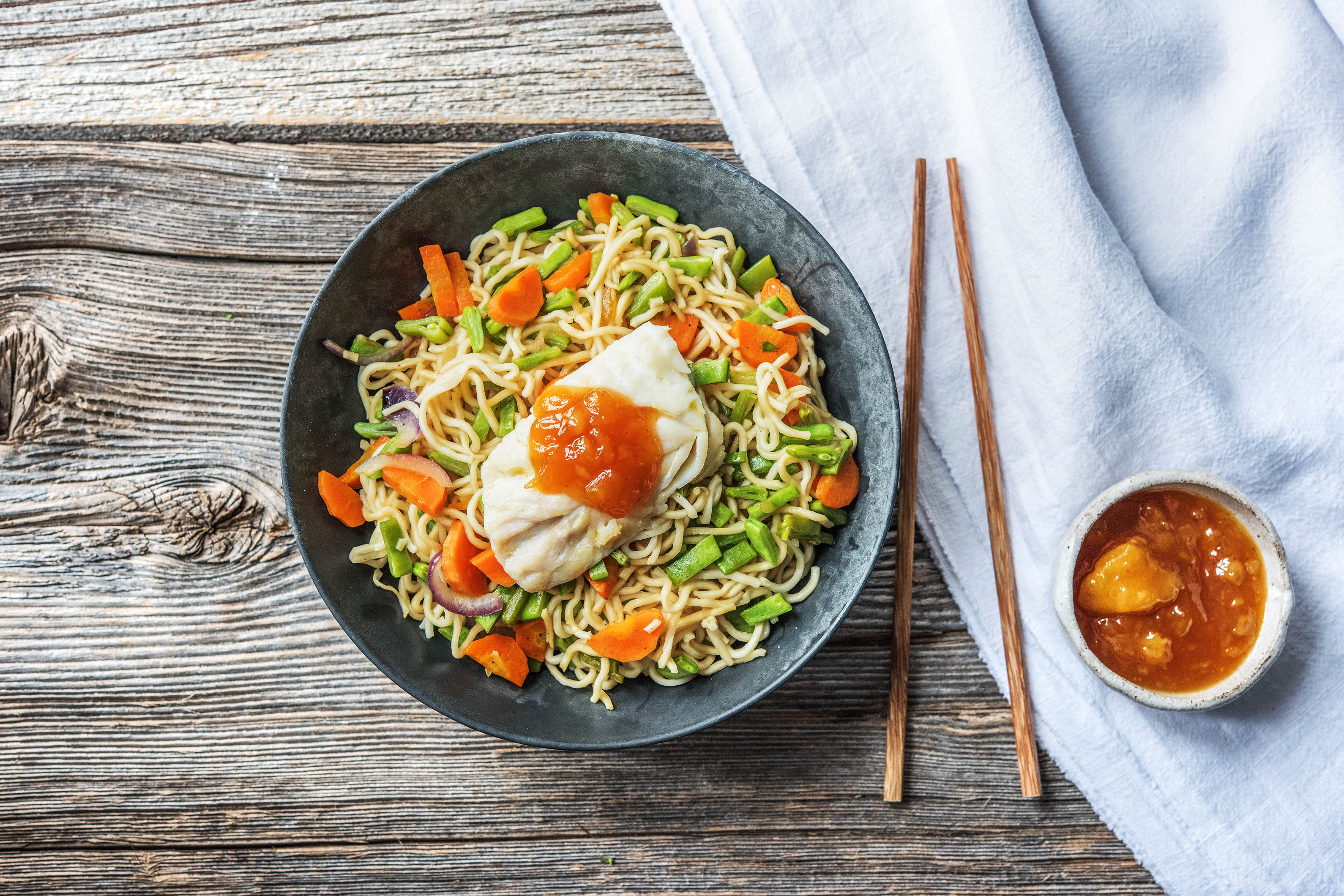 Schelvisfilet met noedels Recept | HelloFresh