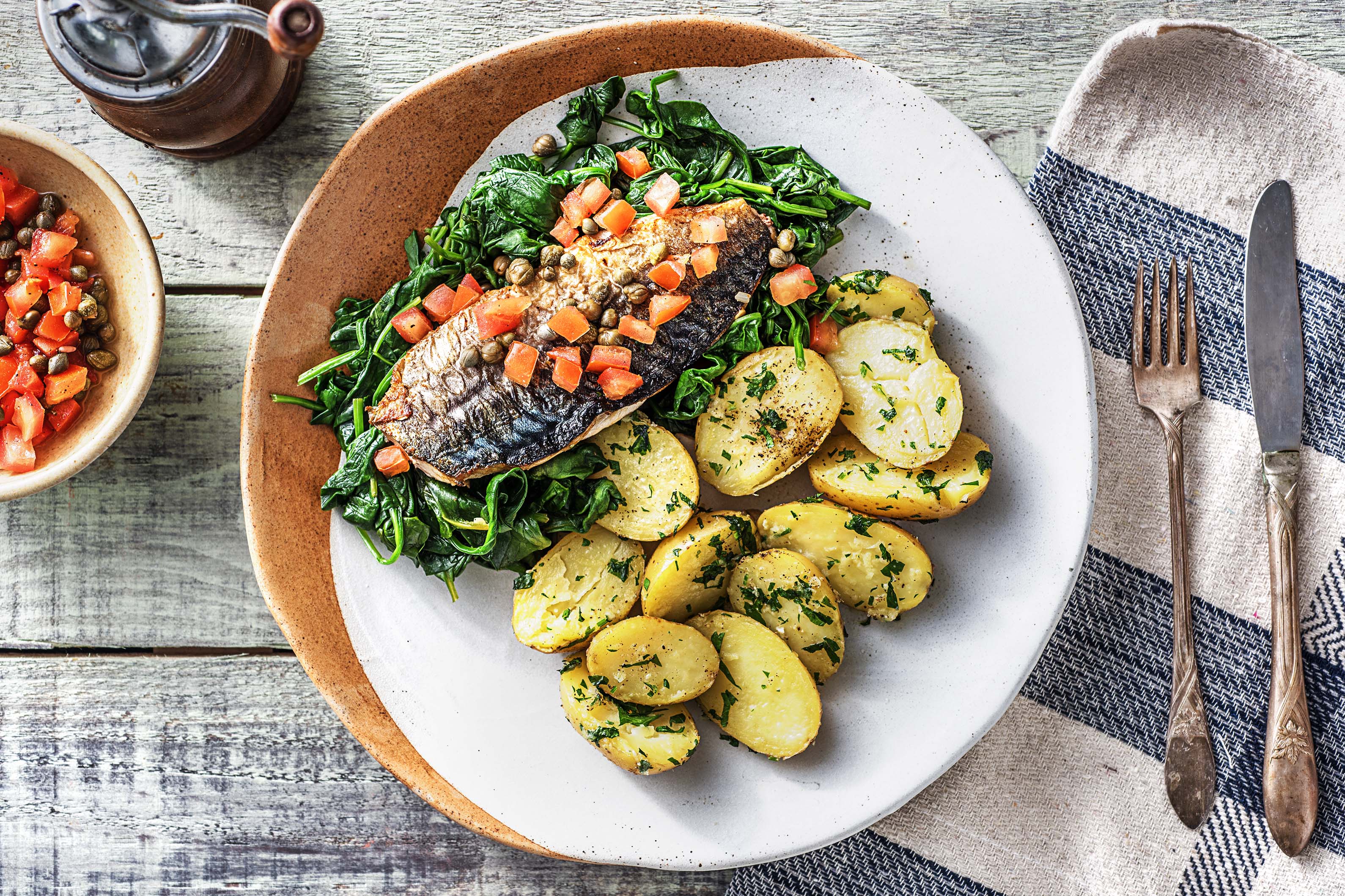 Verse makreel met knoflook-peterseliekrieltjes Recept | HelloFresh