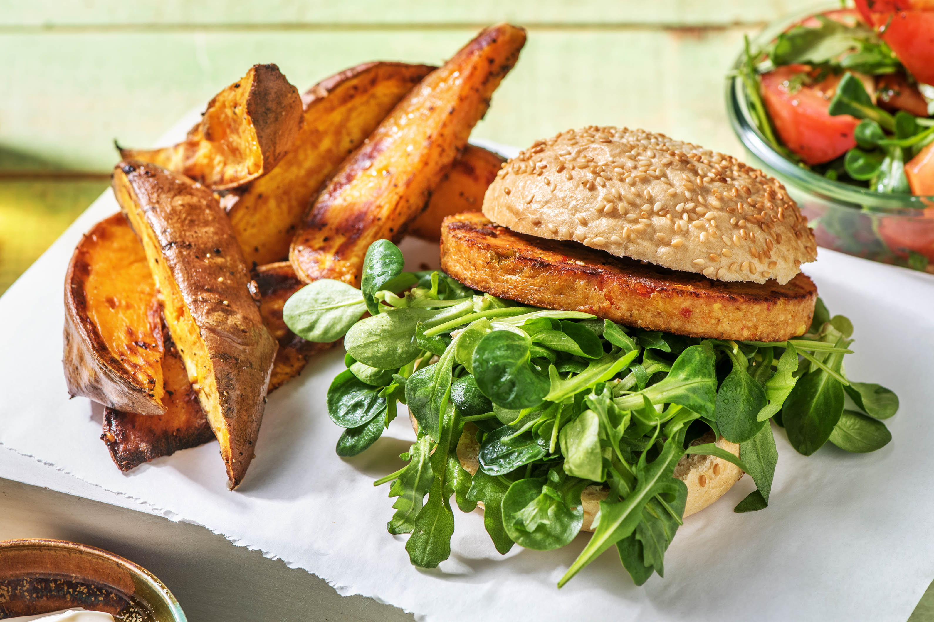 Burger Végétarien Et Quartiers De Patate Douce Recette Hellofresh