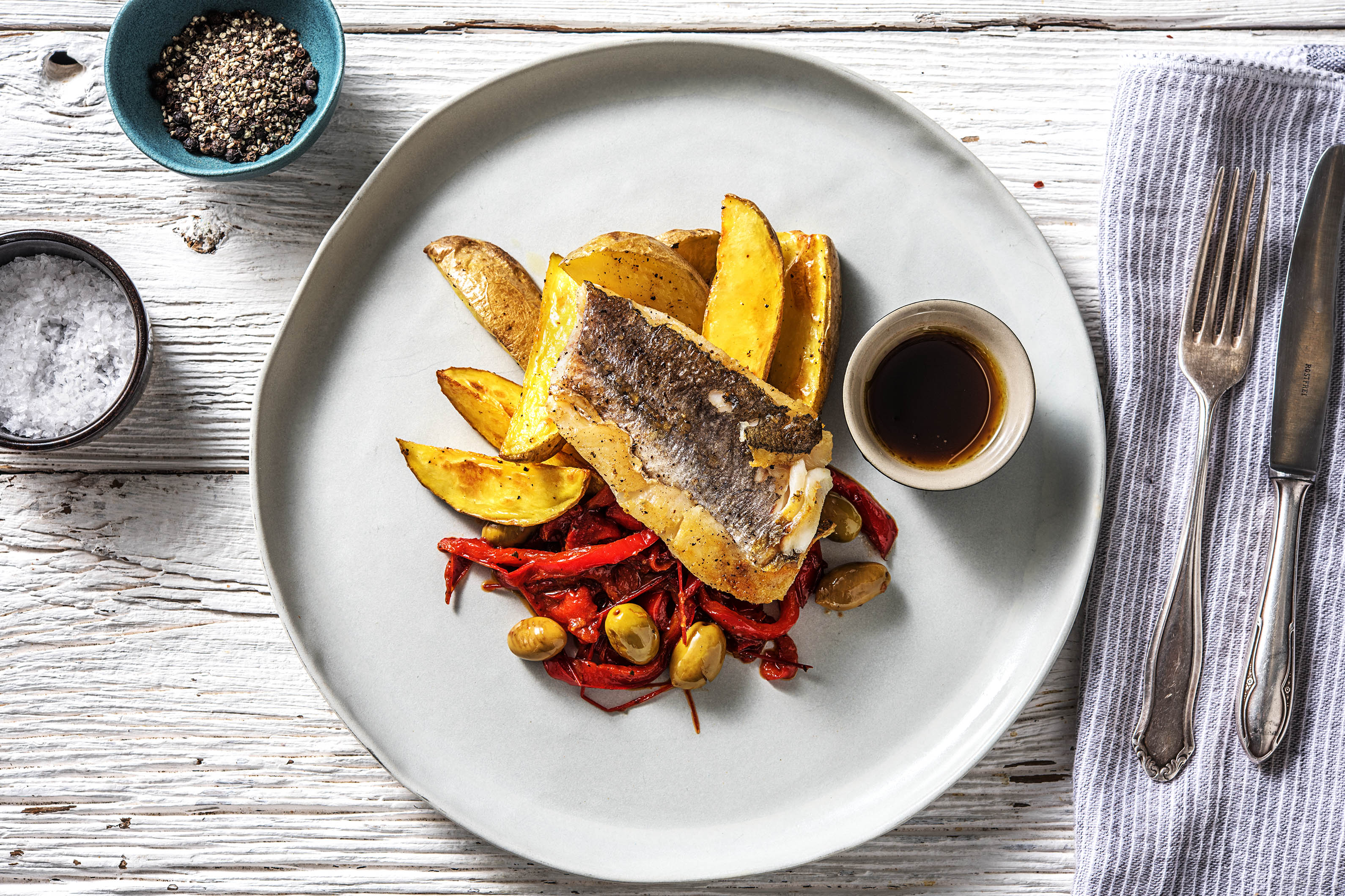 Filet de merlu et poivrons aigres-doux à l’étuvée Recette | HelloFresh