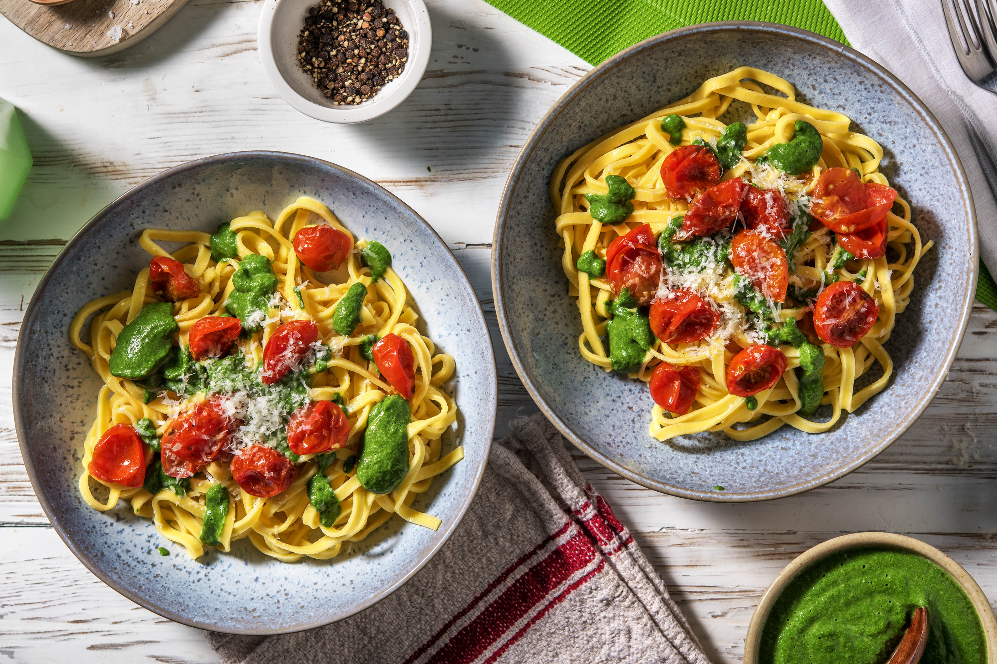 Tagliatelle fraîches et pesto d’épinards maison Recette | HelloFresh