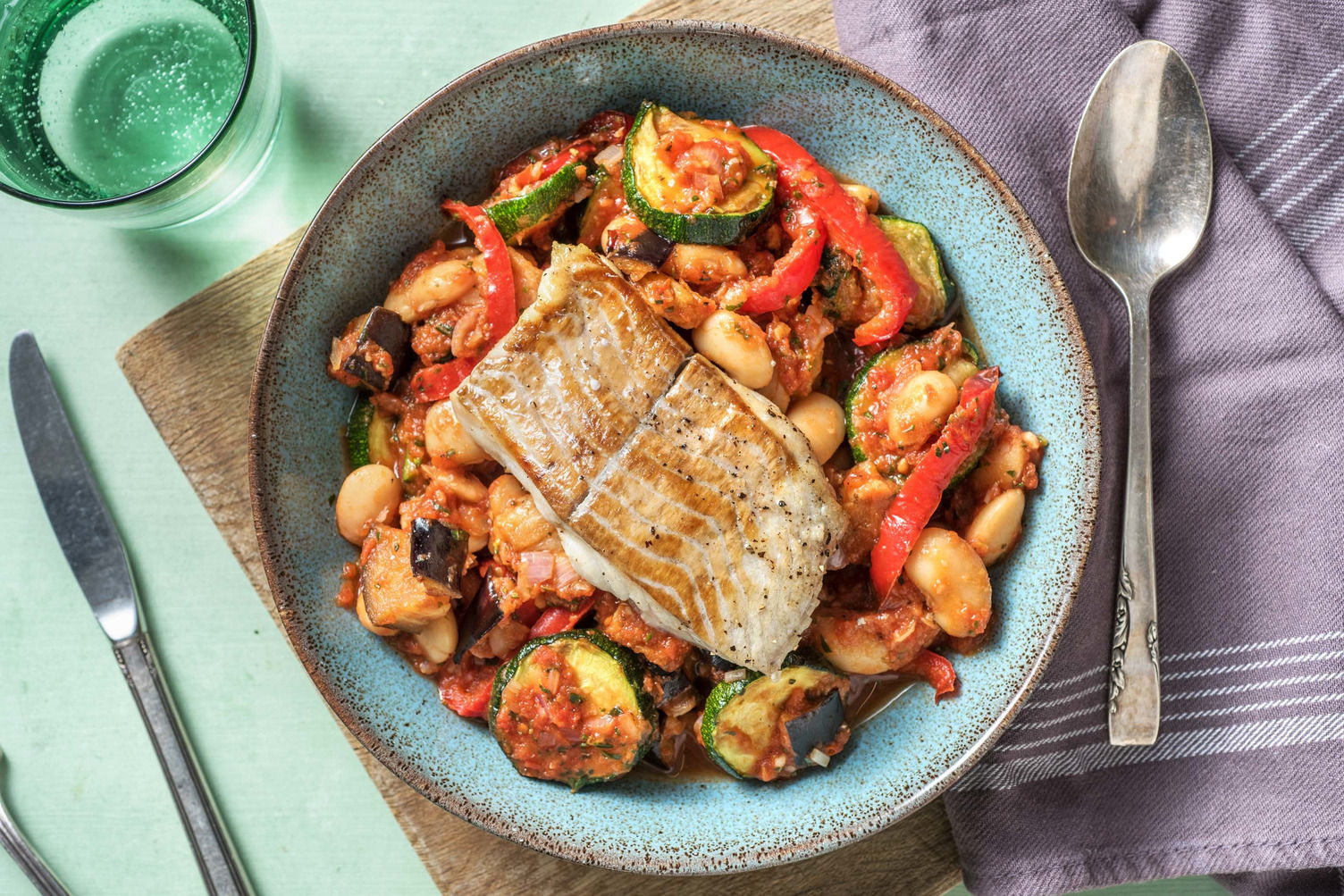 Fisch auf schnellem Ratatouille Rezept | HelloFresh