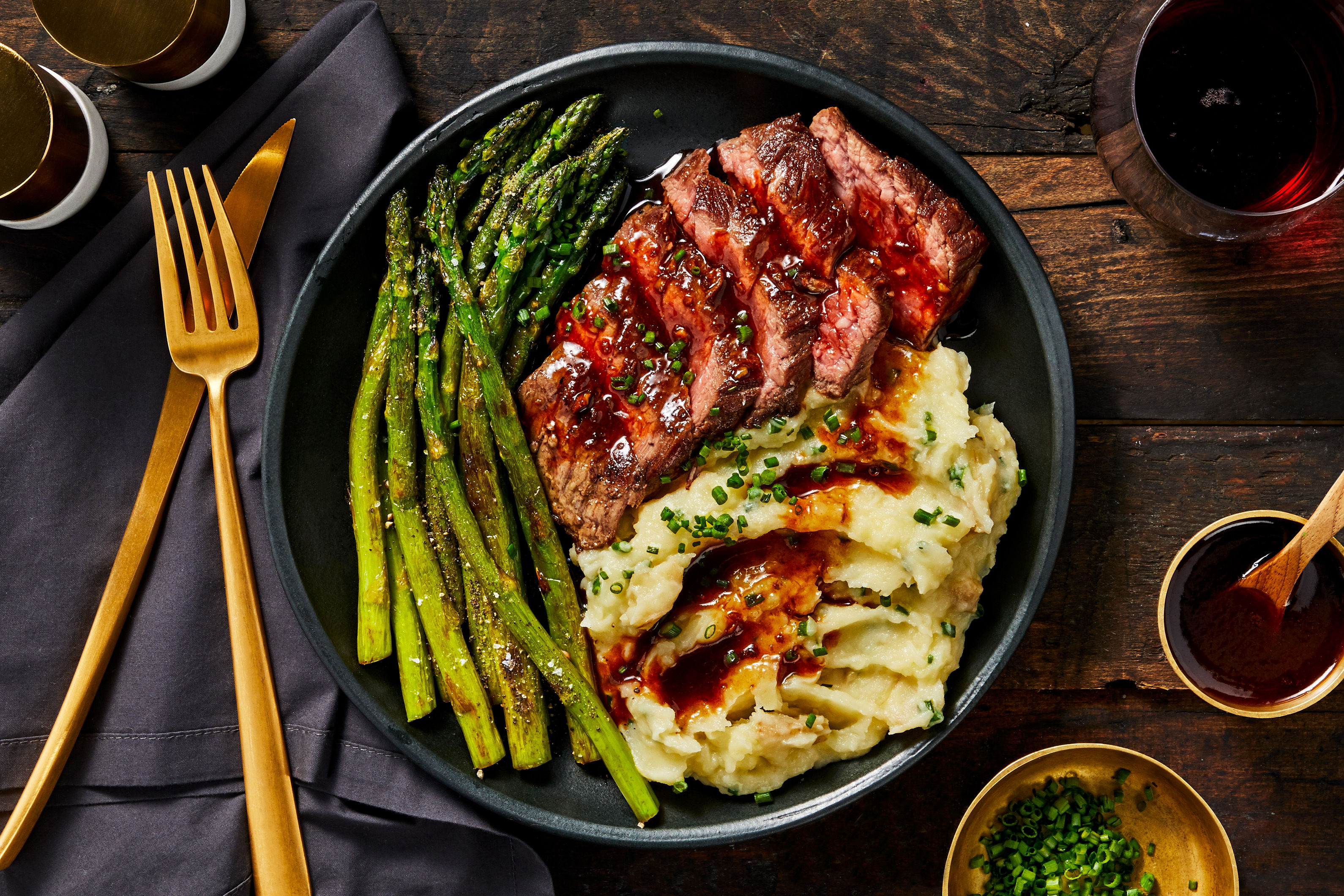 Bavette Steak & Roasted Garlic Pan Sauce Recipe | HelloFresh