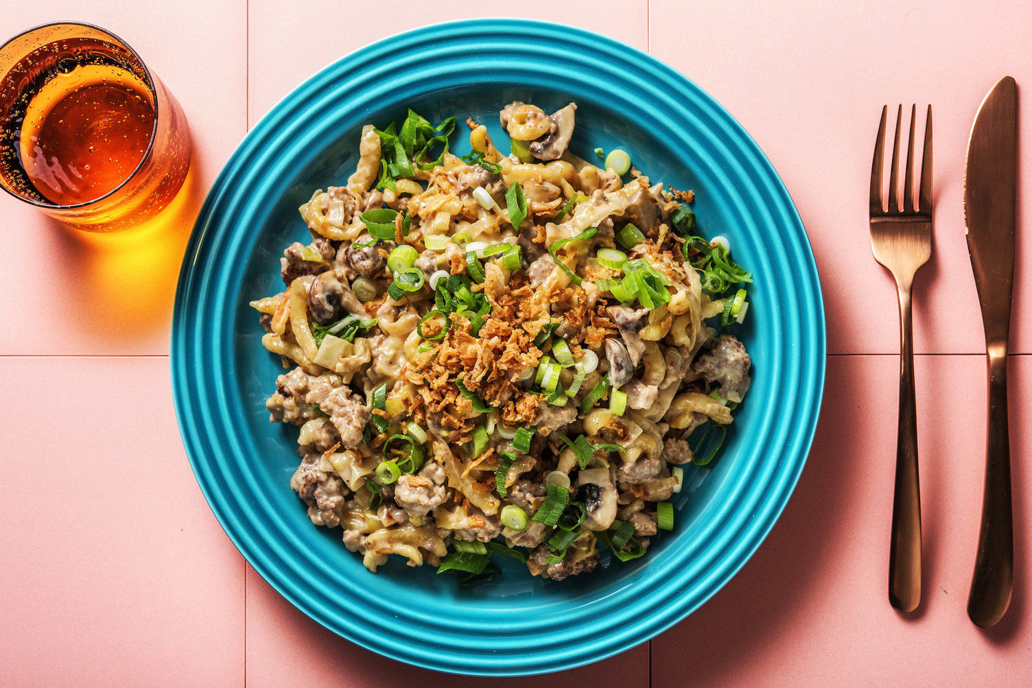 Spätzle mit Hack und Röstzwiebeln Rezept | HelloFresh