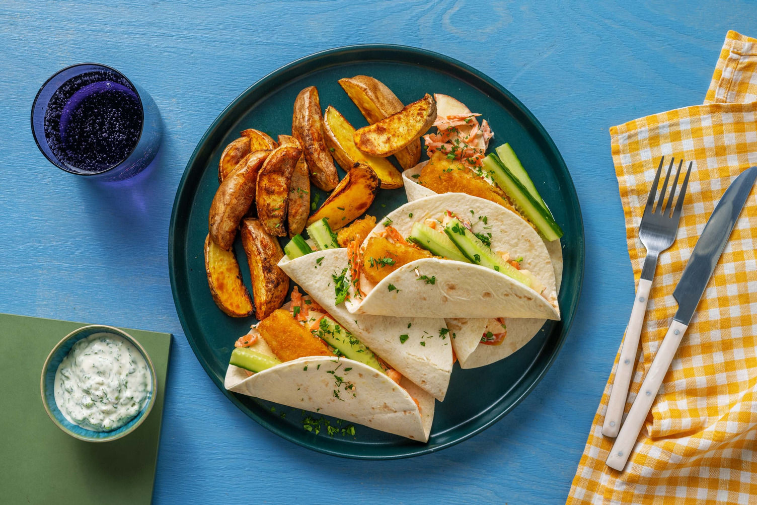 Vegane Fish Finger Tacos mit Rüeblislaw Rezept | HelloFresh