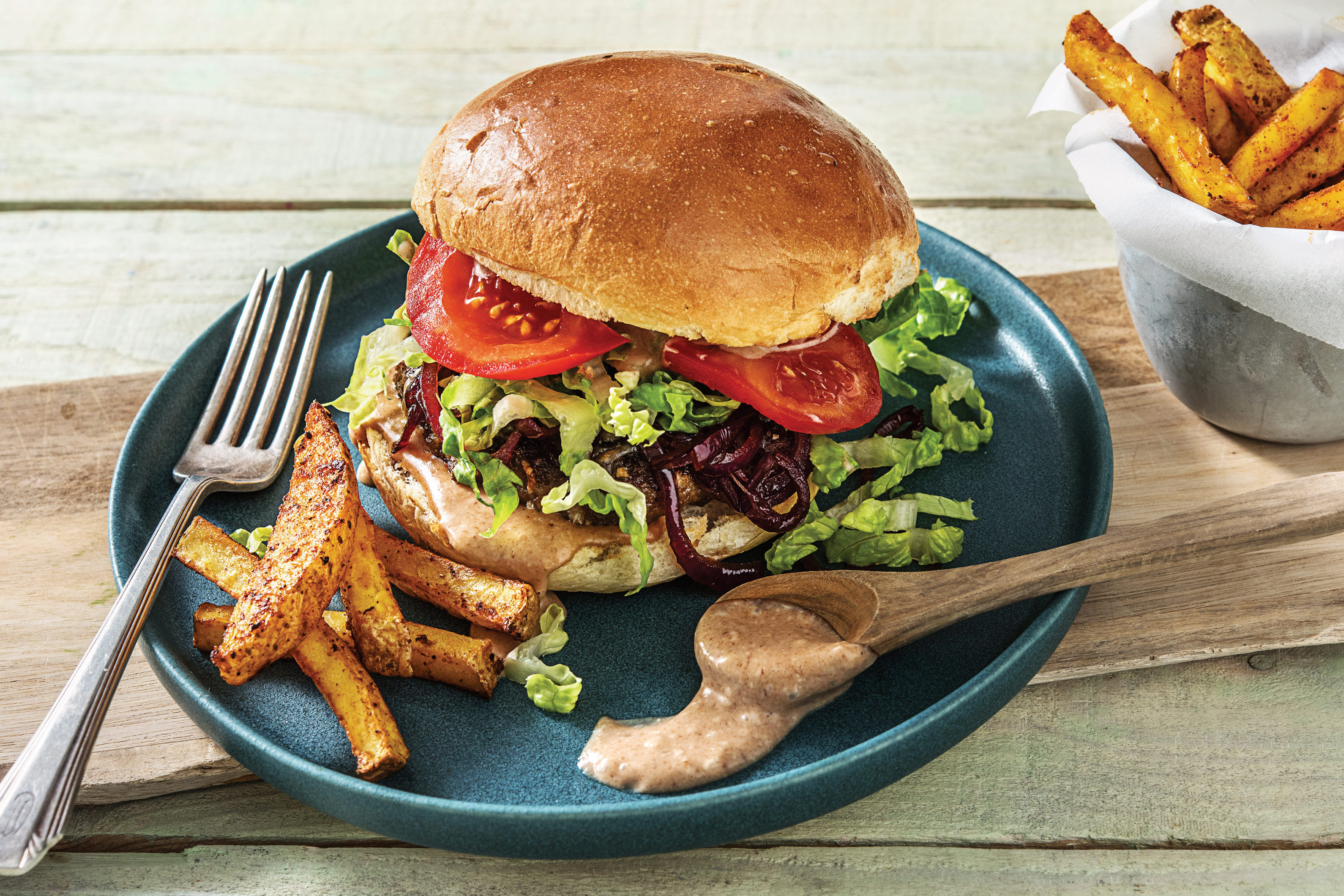 Smokey Beef Craft Cheeseburger Recipe | HelloFresh
