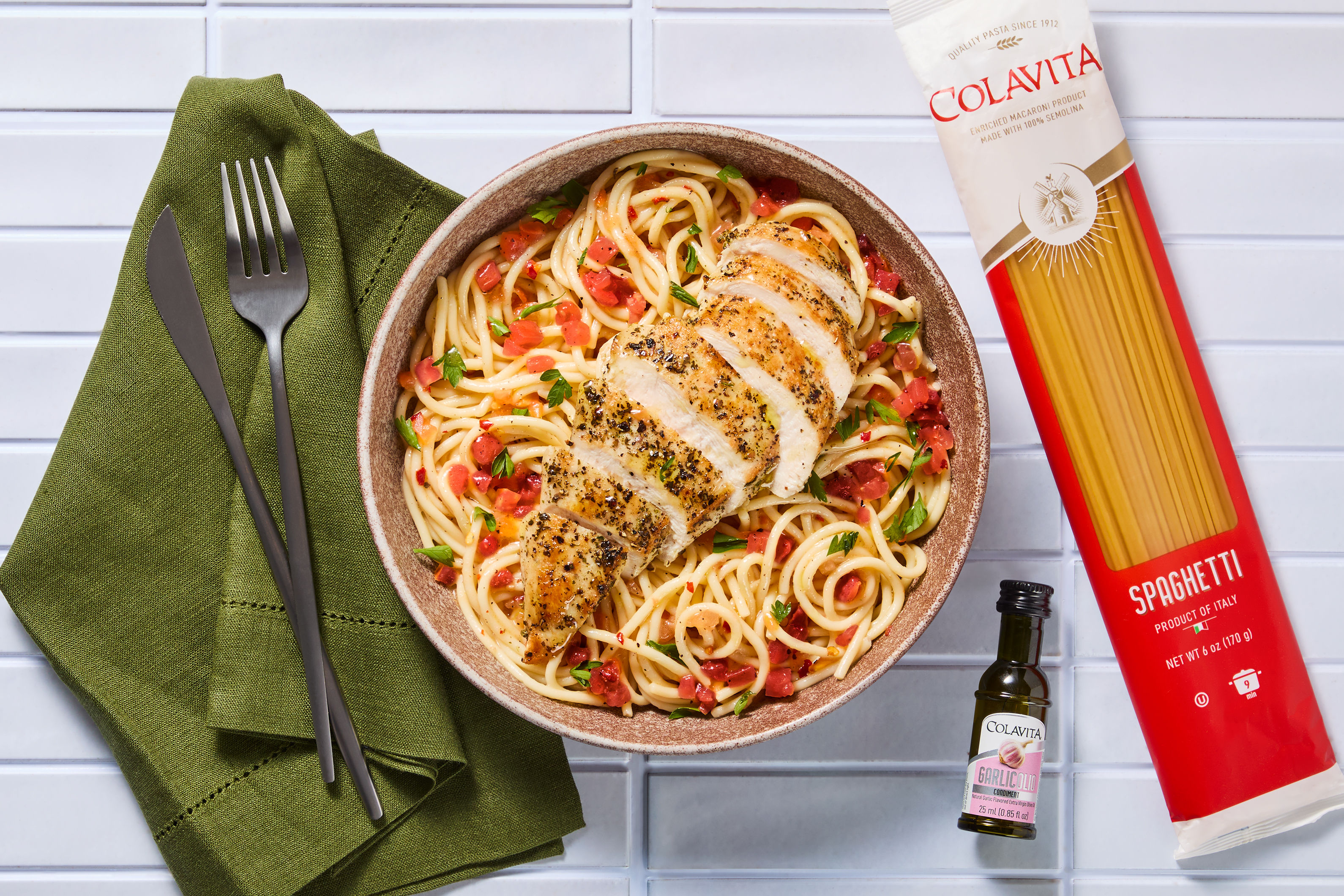 Neapolitan Aglio E Olio Chicken & Pasta Recipe | HelloFresh