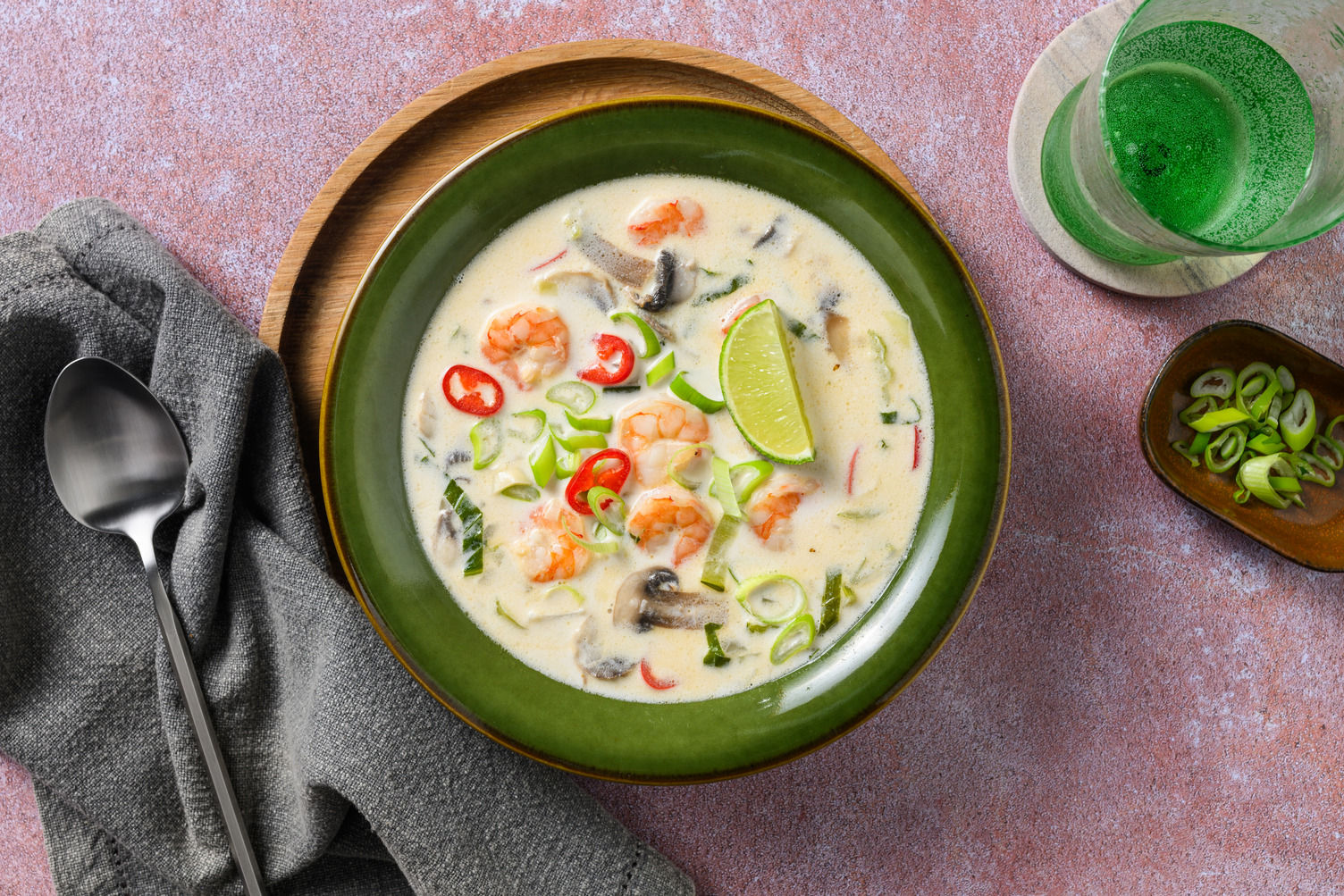 Thaise kokossoep met garnalen Recept | HelloFresh