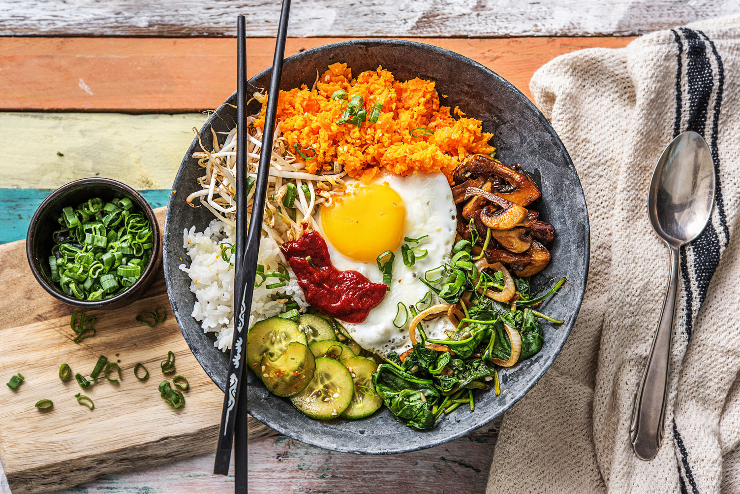 Hello Bibimbap! Koreanische Gemüsebowl Rezept | HelloFresh