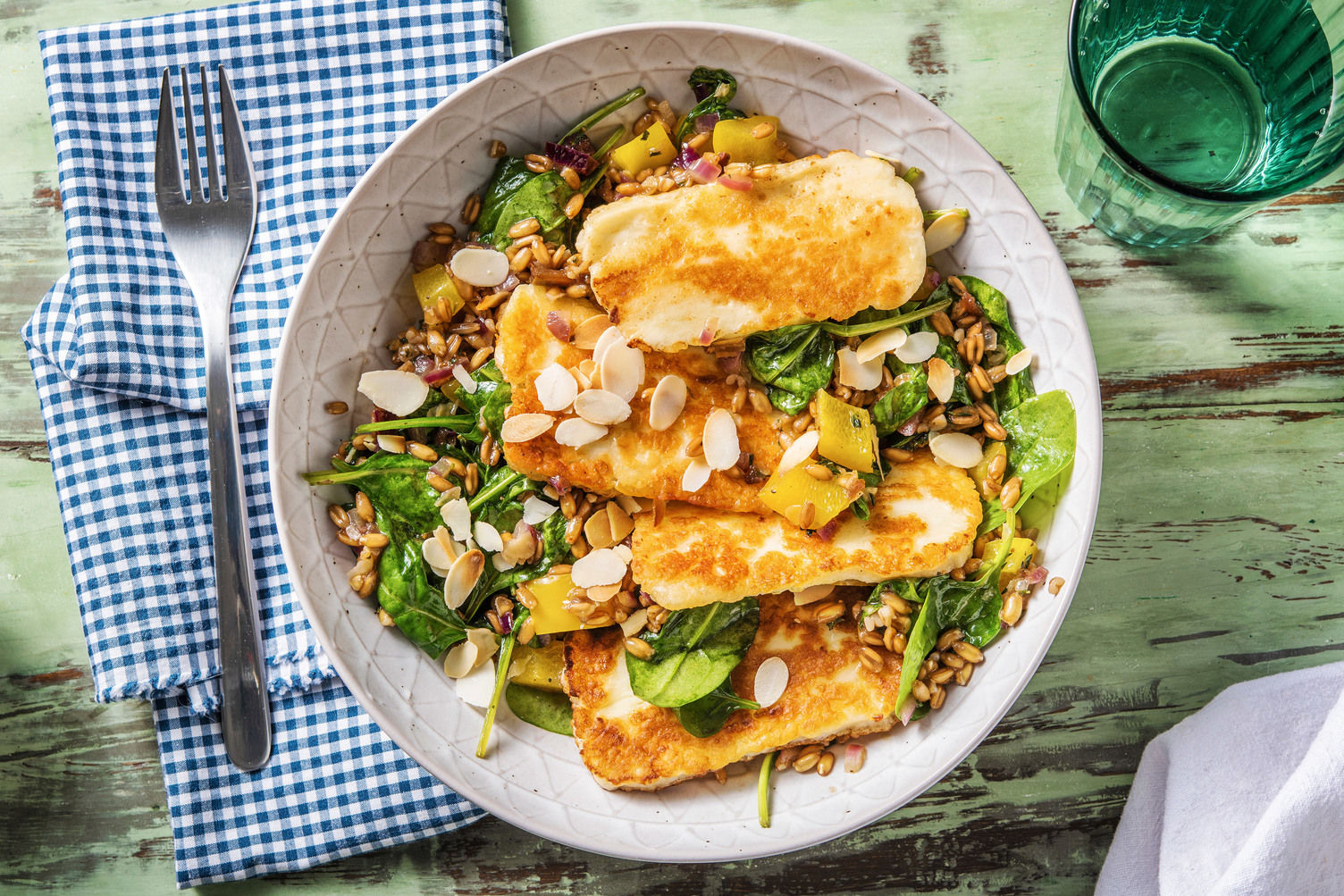 Salade de farro au haloumi Recette | HelloFresh