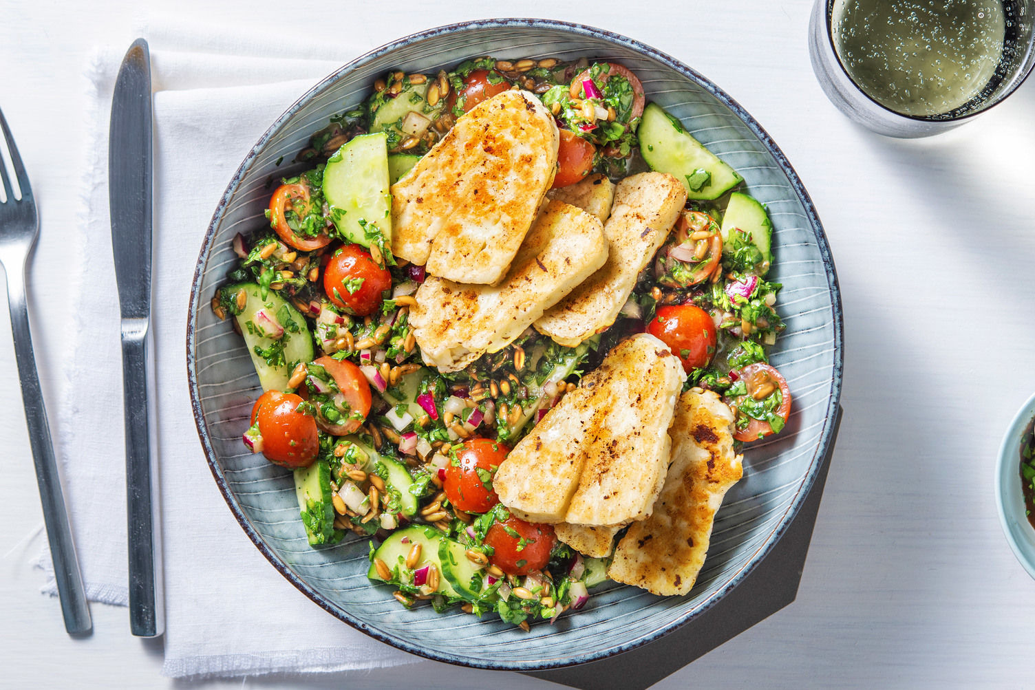 Greek Grain and Golden Halloumi Salad Recette | HelloFresh