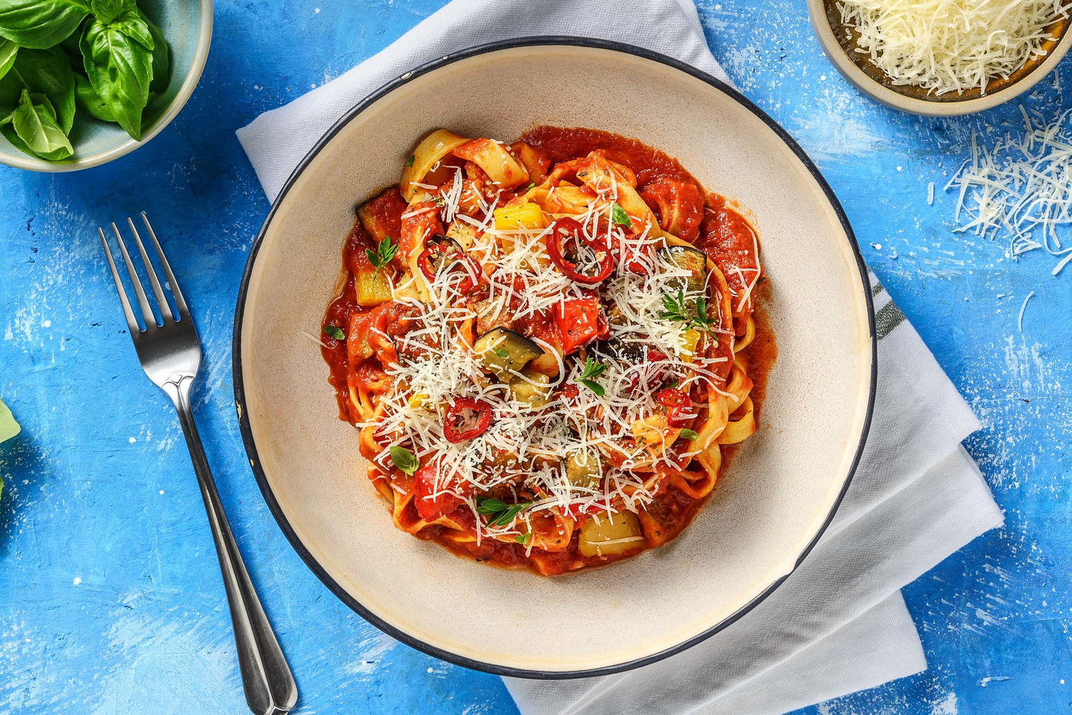 Tagliatelle Caponata med aubergine & timian | HelloFresh