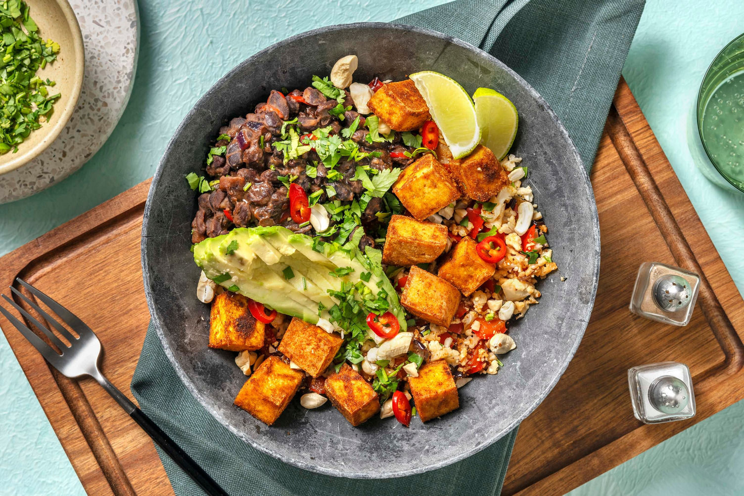 Burrito bowl végétarien au tofu et avocat Recette | HelloFresh