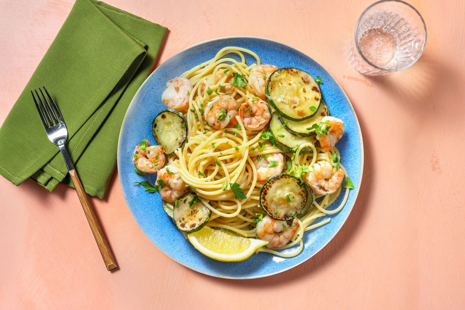 Spaghetti & crevettes à la méditerranéenne Recette | HelloFresh