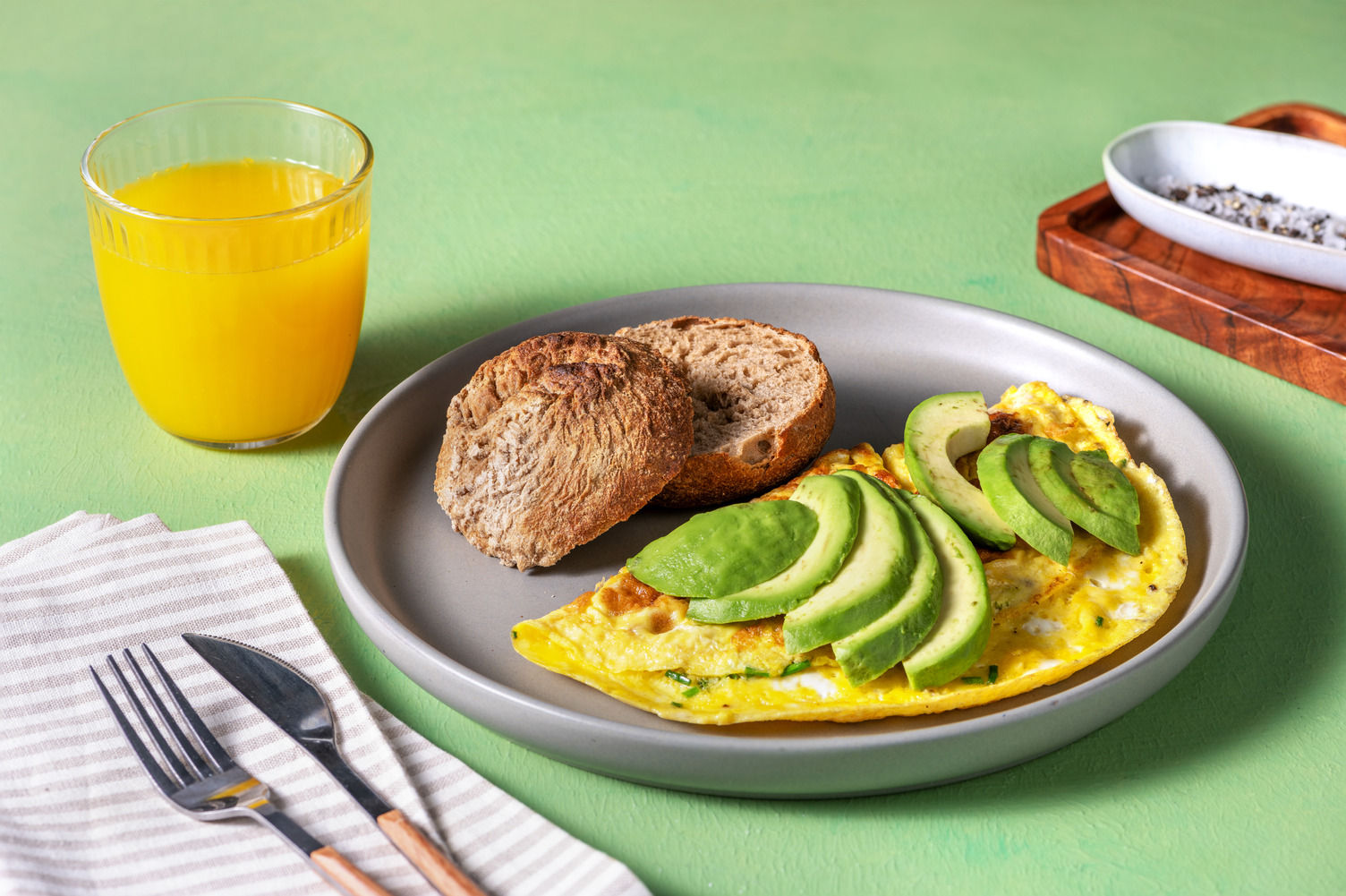 Box 11: Omelet met avocado Recept | HelloFresh