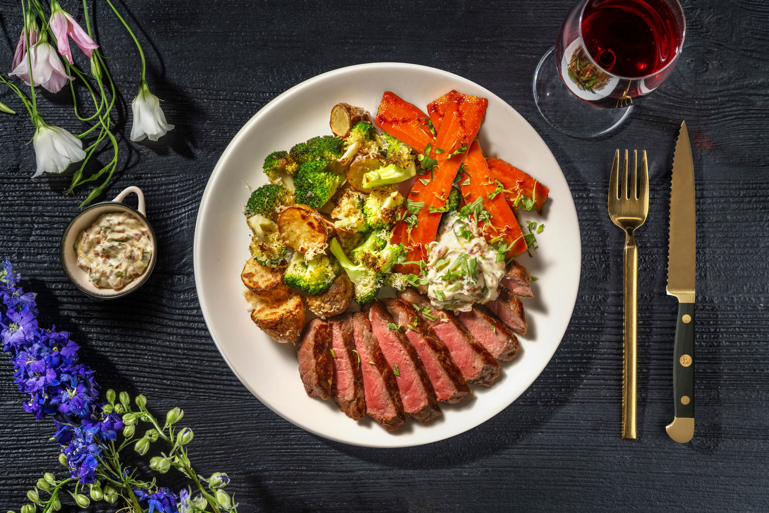 Stekt rumpstek och bearnaisedipp Recept | HelloFresh