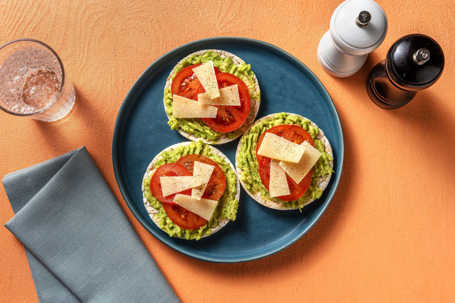 Box 10: Speltwafels met avocado Recept | HelloFresh